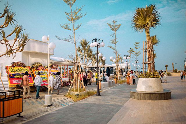 Cove Batavia PIK: Lokasi, Jam dan Daftar Kuliner - Hari Libur Nasional